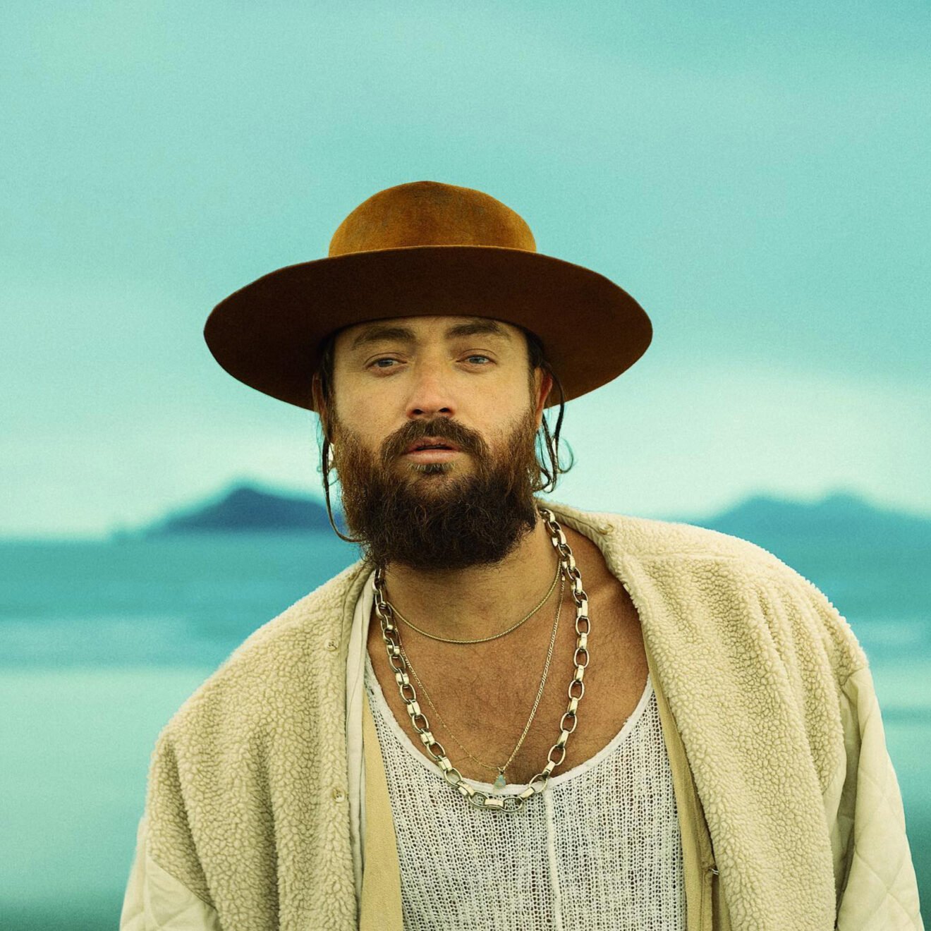 RY X entre la música y la naturaleza - INFOMAG MAGAZINE